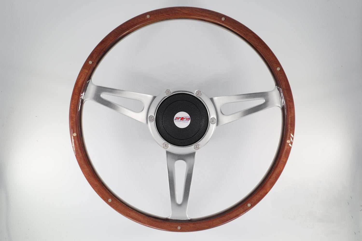 Classic Mountney Woodrim Steering Wheel - Light – Classic Car Accessories
